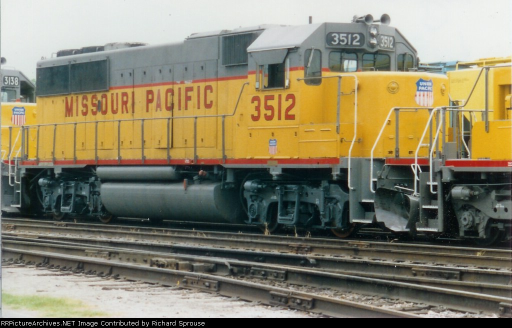 MP 3512 (GP50) UP Yellow, MP Lettering